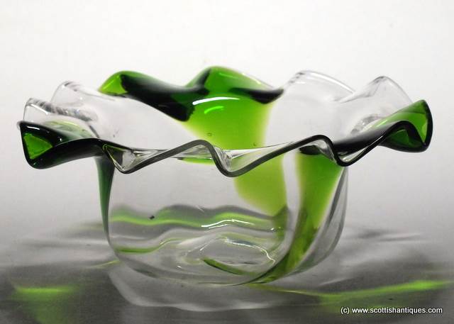 Stuart Art Nouveau Green Trailed Glass Bowl c1910