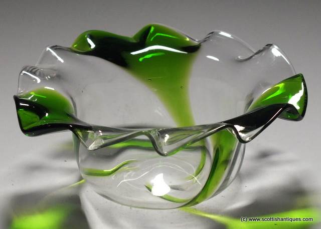Stuart Art Nouveau Green Trailed Glass Bowl c1910