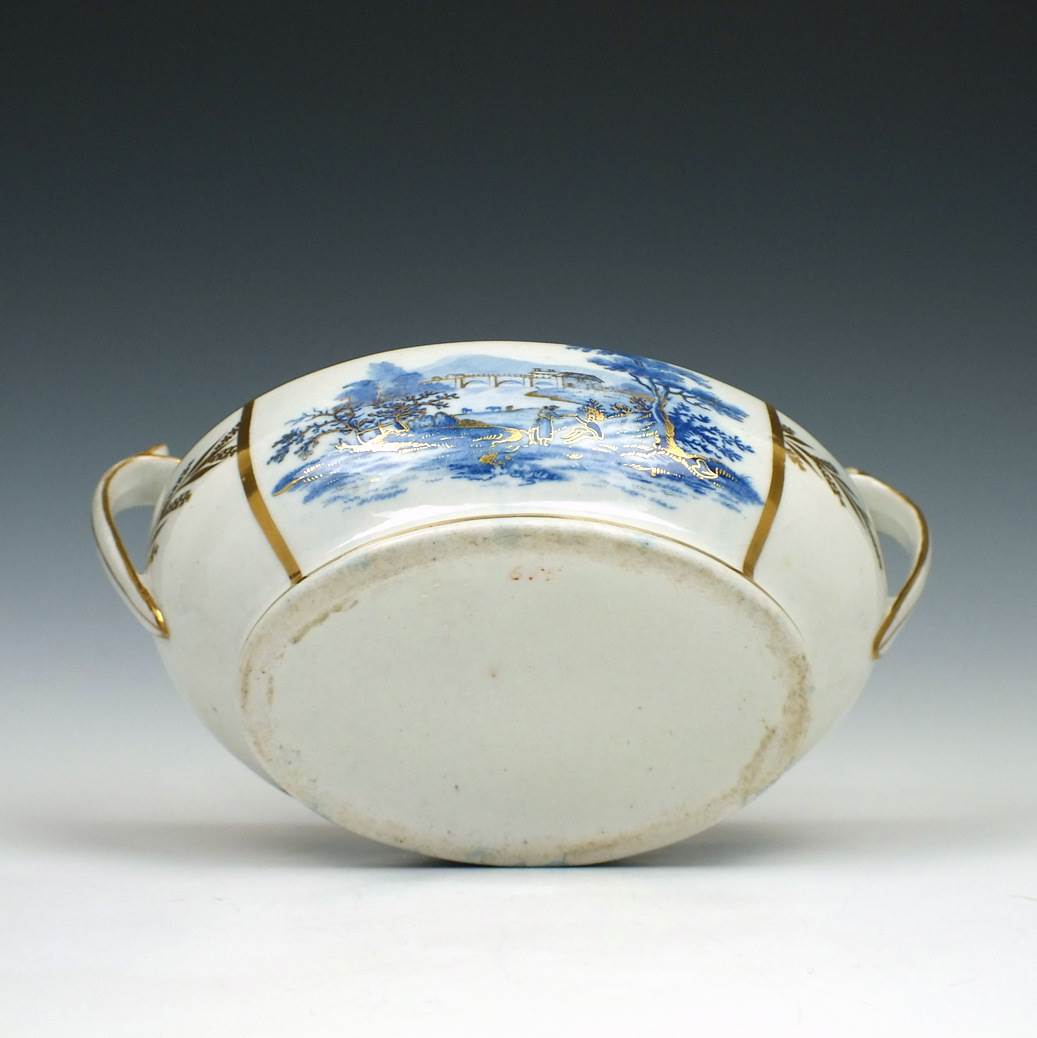 New Hall Porcelain Pattern 665 Sucrier and Cover c1810