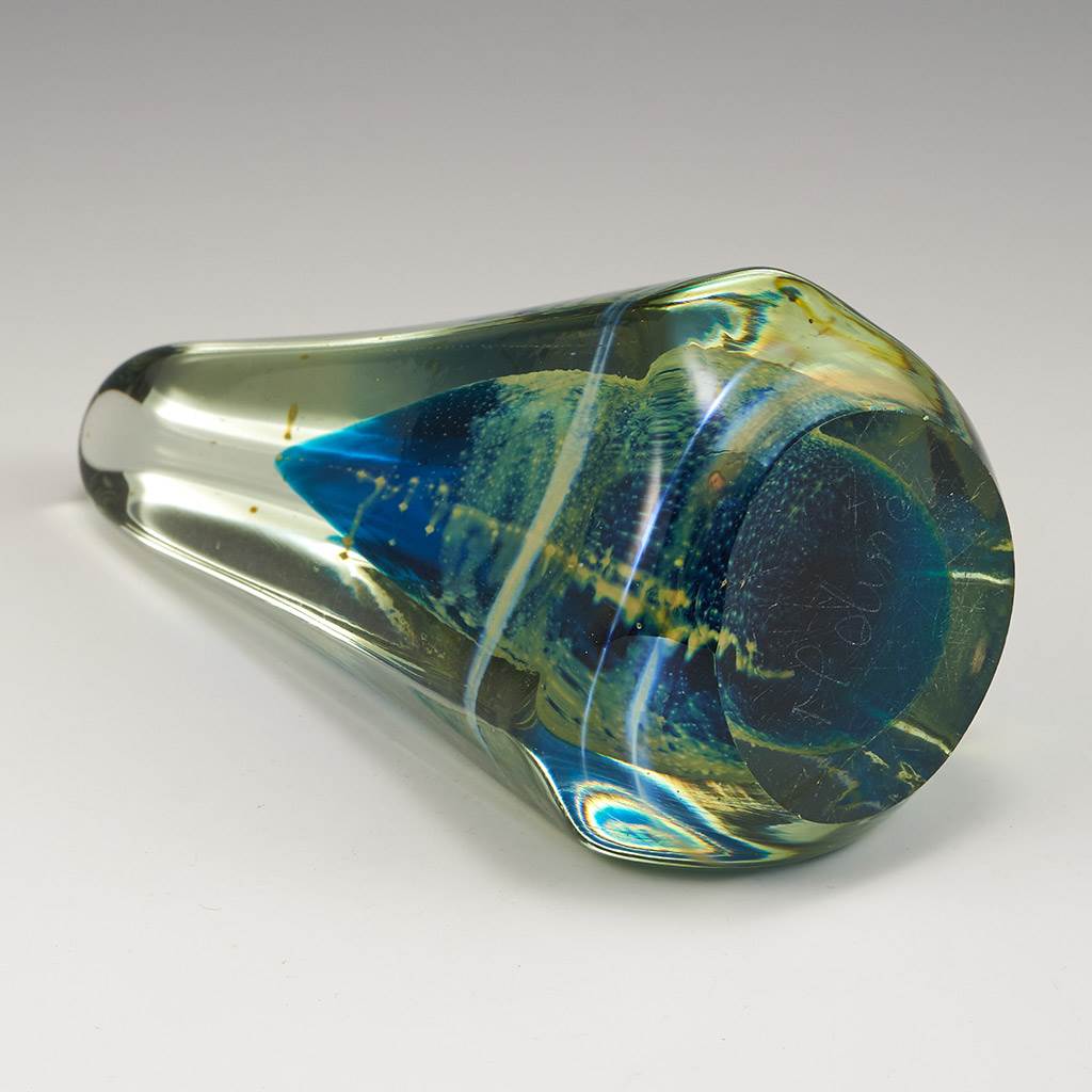 A Mdina Glass Paperweight Obelisk c1980