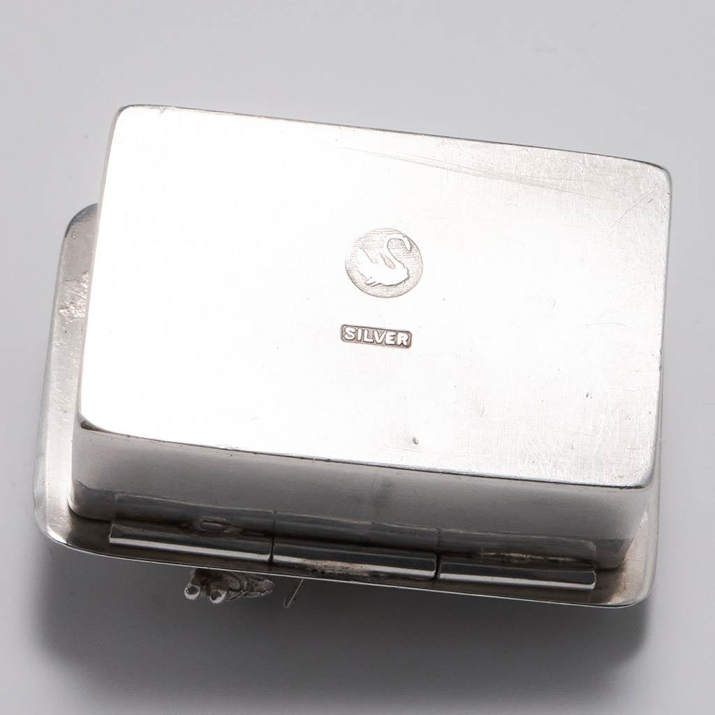 French Silver Snuff Box With Pair of Cast Silver Duelling Pistols 1864-93