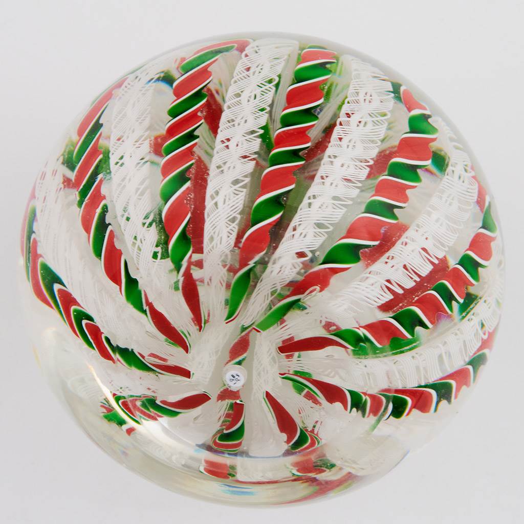 A Perthshire Christmas Crown Paperweight 1985