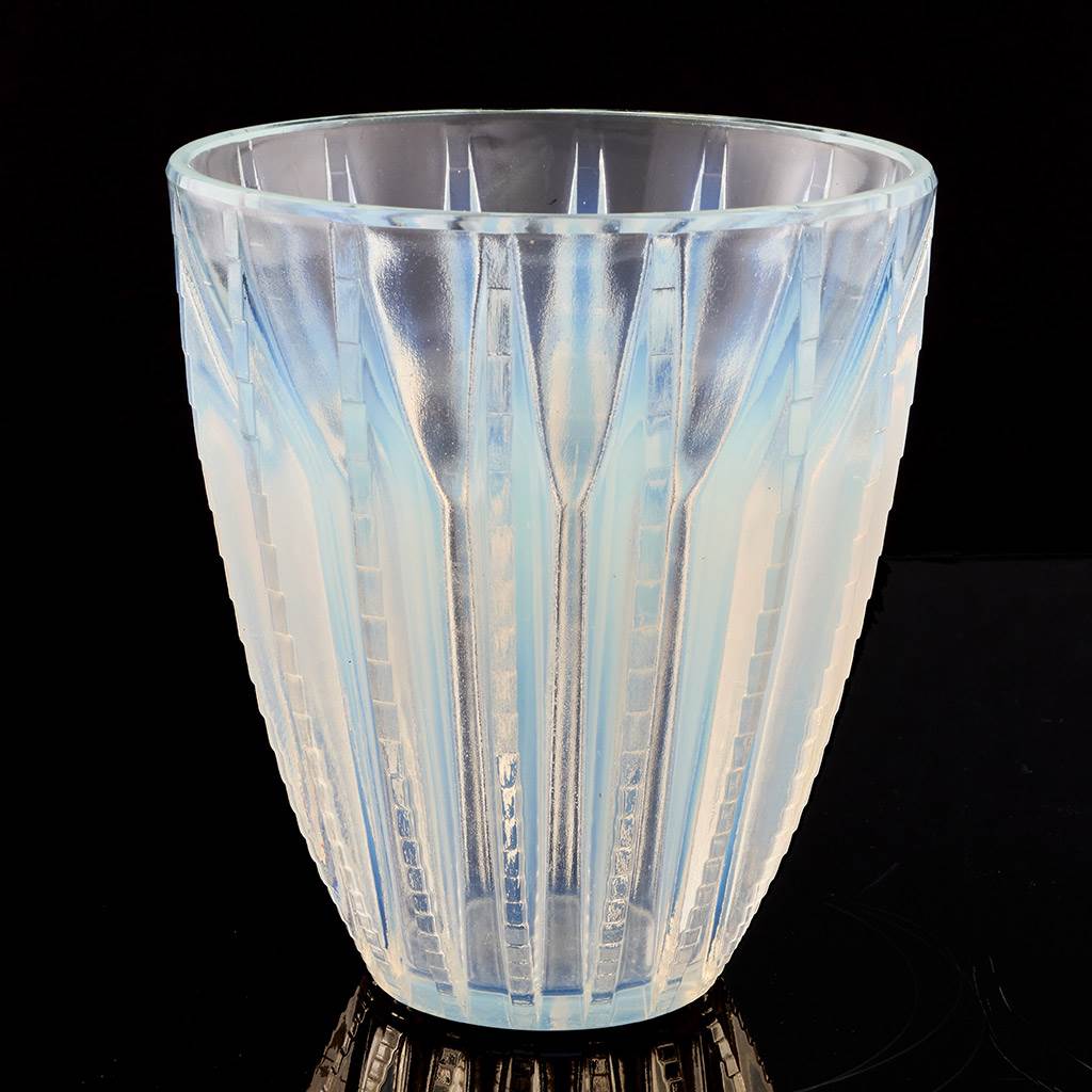 Rene Lalique Chamonix Vase Marcilhac 1090 Designed 1933