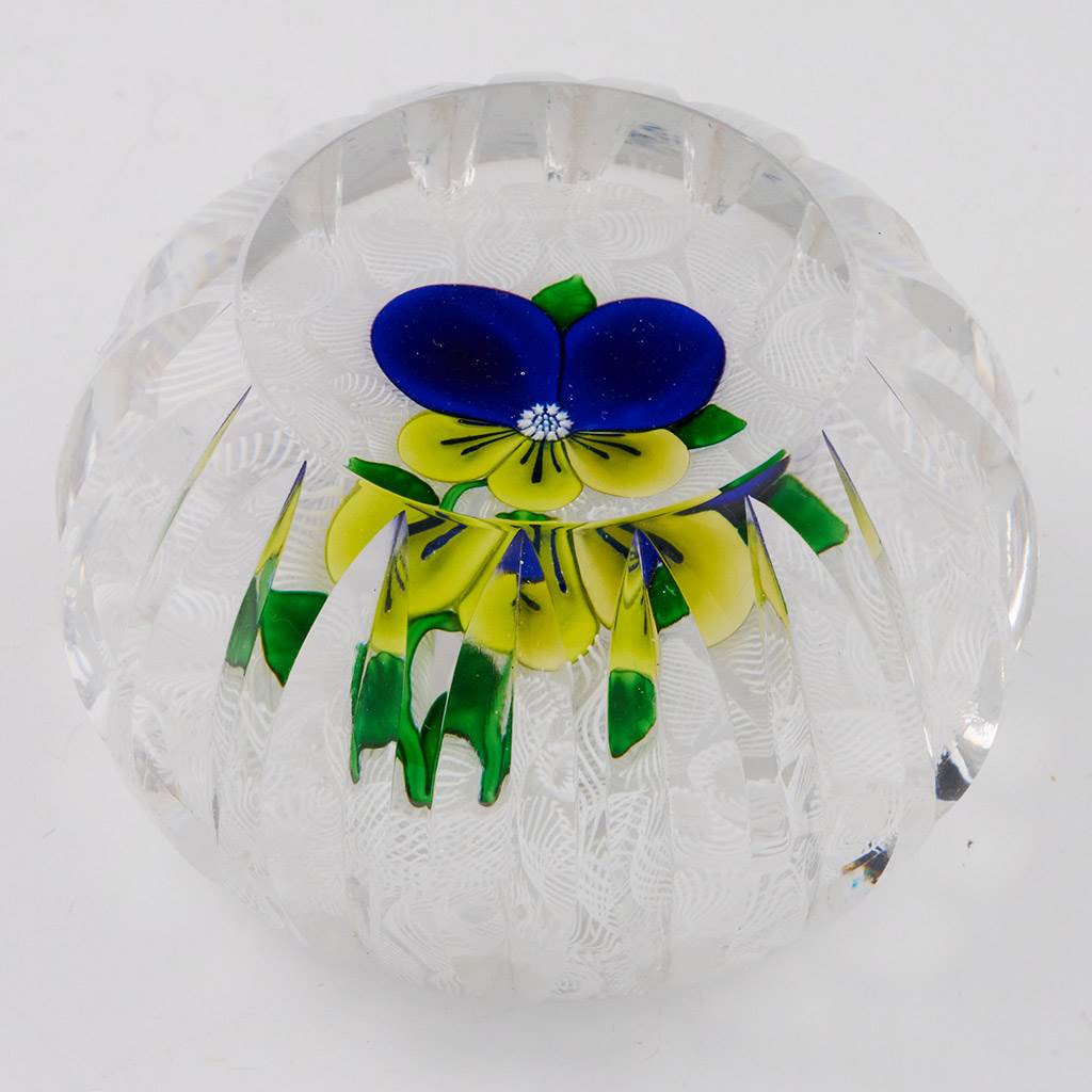 A St Louis Pansy On Muslin Ground Paperweight 1980